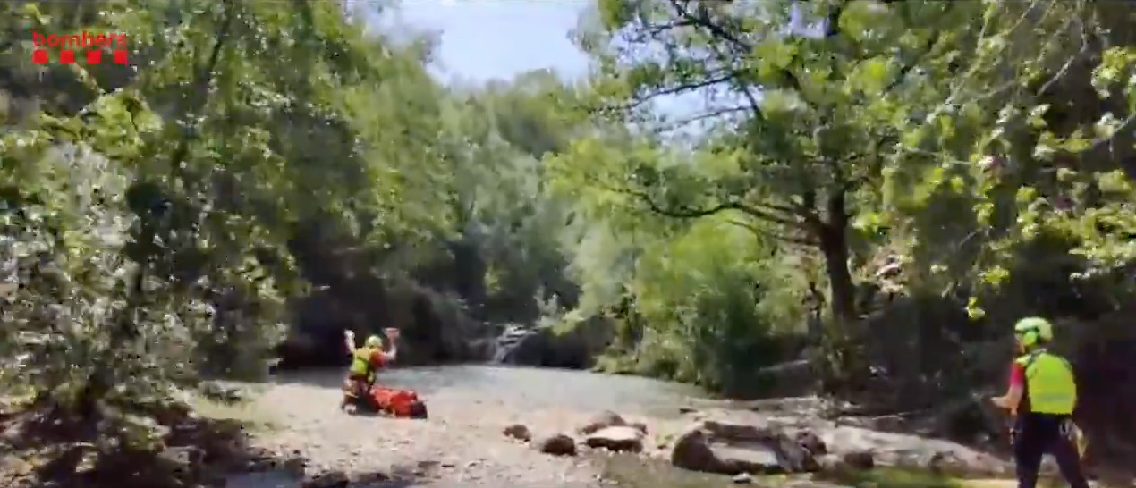 Rescaten amb helicòpter una persona ferida als gorgs de Beget a ... Rescaten amb helicòpter una persona ferida als gorgs de Beget a ...
