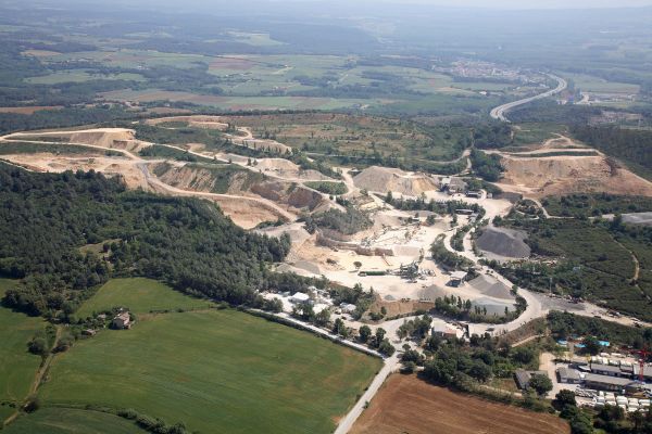Mor un home mentre treballava a la pedrera de Palol de Revardit - El ...